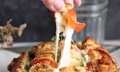 Pull Apart Pepperoni Bread Recipe | Laura in the Kitchen - Internet ...